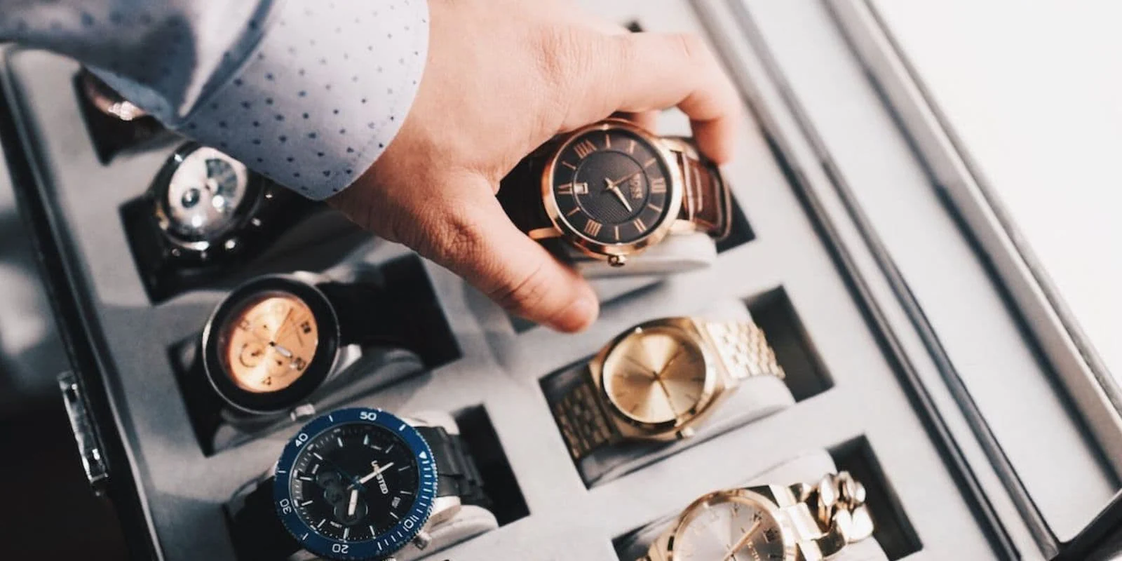 How to Sell Luxury Watches Online: A Complete Guide - Ecommerce Infinity